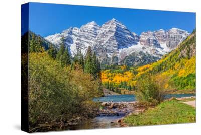 'Maroon Bells in Fall' Photographic Print - twildlife | Art.com