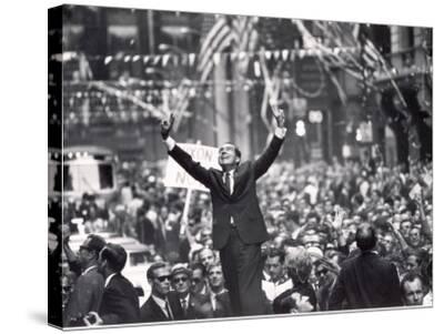 'Richard Nixon Giving Victory Sign at Presidential Campaign Rally ...