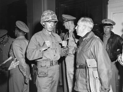 '1st Marine Div. Gen. Oliver Smith, Talks with Maj Gen Edward M. Almond ...