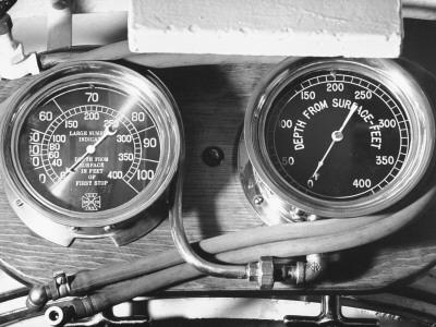 Submarine Depth Gauge