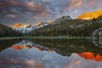'Alpine tarn, Tuolumne Meadows sunrise, Yosemite National Park ...