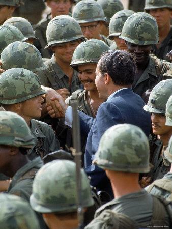 'President Richard Nixon with Crowd of US Soldiers During Surprise ...