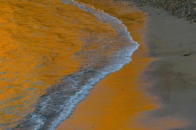 'Usa, California. The headlands of Point Reyes protect this beach in a ...