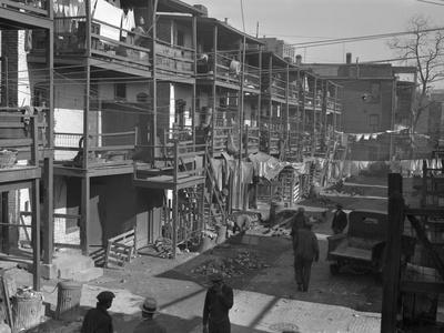 'Washington Slum, 1935' Photographic Print - Carl Mydans | Art.com