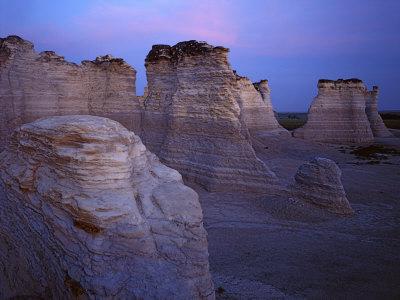 'The Chalk Pyramids, Monument Rocks National Natural Area, Kansas, USA ...