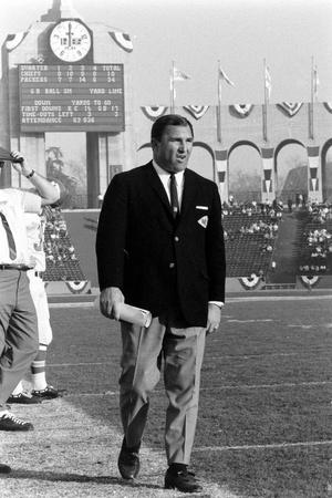 Coah Hank Stram of the Kansas City Chiefs, Super Bowl I, Los Angeles ...