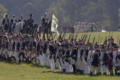 'Continental Army Reenactors March to the British Surrender at Yorktown ...