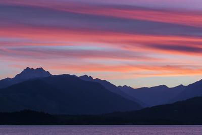 'Washington, Seabeck. Sunset over the Olympic Mountains and Hood Canal ...