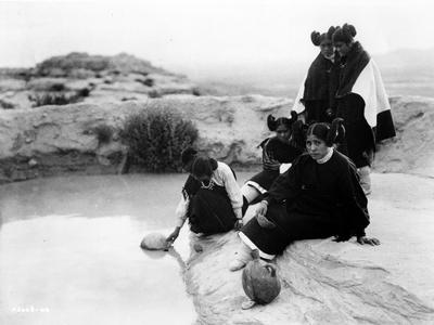 'Hopi Water Girls, C.1906 (B/W Photo)' Giclee Print - Edward Sheriff ...