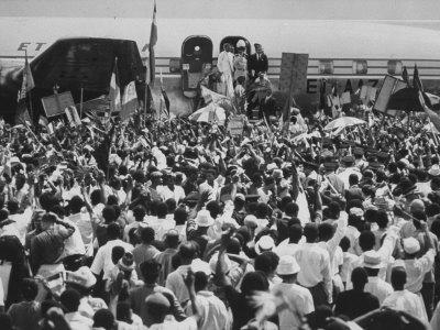 'Emperor Haile Selassie Leaving Airplane and Waving to Welcoming Crowd ...