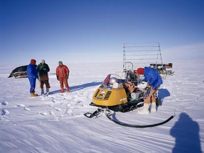 'Oversnow Geophysical Team of the British Antarctic Survey, Antarctica ...