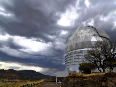 'Hobby-Eberly Telescope Observatory Dome at Mcdonald Observatory ...