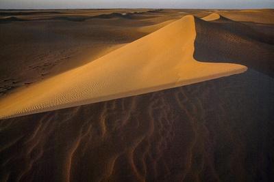 'An Aerial View of the Niger's Desert and Dunes. SOUTHWEST OF Fachi ...
