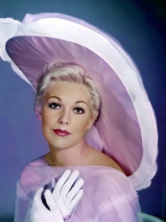 'JEANNE EAGLES, 1957 directed by GEORGE SIDNEY Kim Novak (photo)' Photo ...