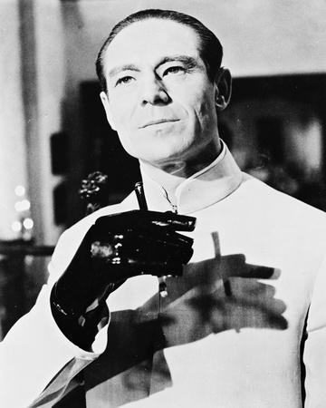 'Joseph Wiseman, Dr. No (1962)' Photo | Art.com