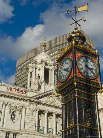'Little Ben Clock Tower, Victoria Palace Theatre, Victoria, London ...