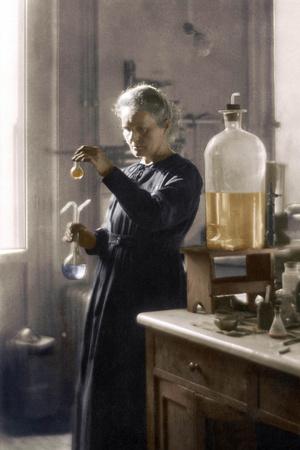 Marie Curie in her laboratory, 1925 (colourized photo) Photographic ...