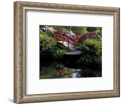 Moon Bridge and Pond in a Japanese Garden, Seattle, Washington, USA ...