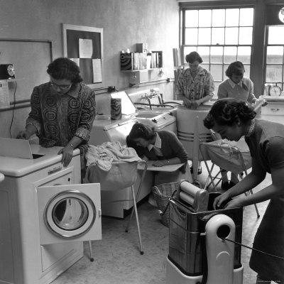 'Cornell University Home Economics Students Learn the Characteristics ...