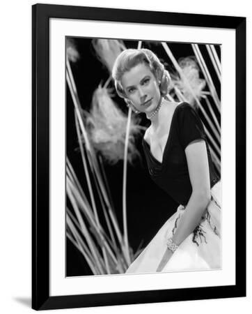 REAR WINDOW, 1954 directed by ALFRED HITCHCOCK Grace Kelly (b/w photo ...