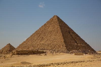 Man on Camel, Pyramid of Menkaure in background, Giza Pyramid Complex ...