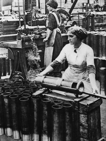 'German Women Employed in a German Munitions Factory During World War I ...