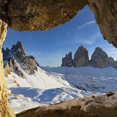 'Sunset over the snow capped Tre Cime di Lavaredo and Monte Paterno ...