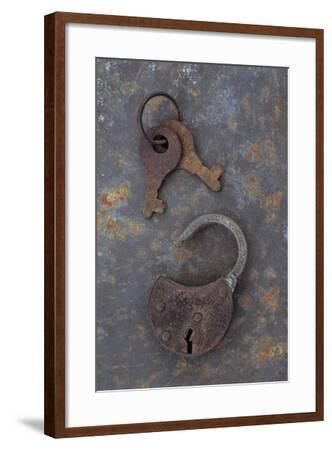'Rusty Padlock Lying On Rusty Metal Sheet with Pair of Rusted Keys On ...