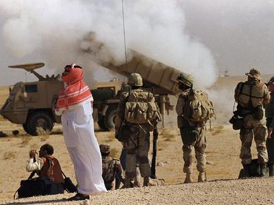 'Saudi Arabia Army Soldiers Watching Multiple Rocket Launch System ...