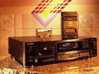 DAT Player : r/RetroFuturism