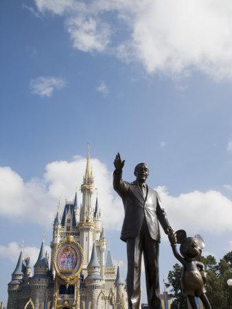 'Statue of Walt Disney and Micky Mouse at Disney World, Orlando ...