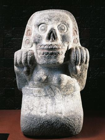 Mictecacihuatl Statue