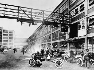 'The Exterior of the Model T Factory, 1914' Photographic Print | Art.com