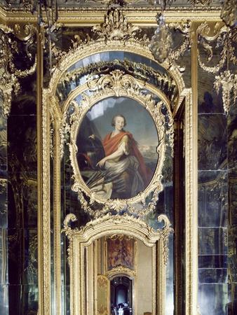 'Tondo of Male Portrait, Detail of Decorations of Octagonal Living Room ...
