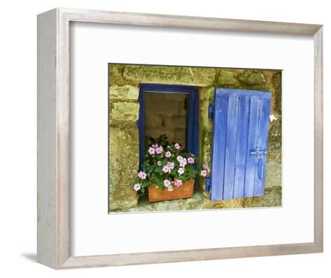 Detail of Windowbox and Shutters, Saignon Village, Vaucluse, Provence ...