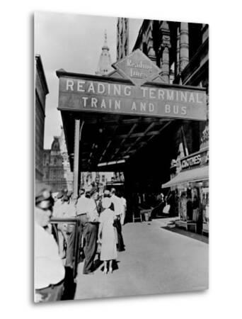 Reading Terminal Train and Bus, Philadelphia, Pennsylvania Photo by ...