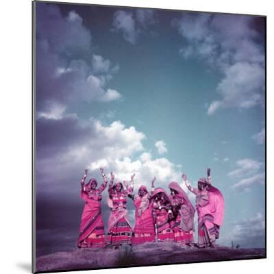 Northern Indian Tribe of Banjara Dancers Performing Somewhere in ...