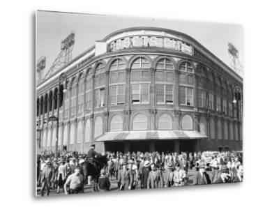 Fans Leaving Ebbets Field after Brooklyn Dodgers Game. June, 1939 ...