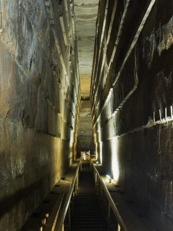 'Grand Gallery Inside the Great Pyramid of Khufu, Giza, Egypt ...