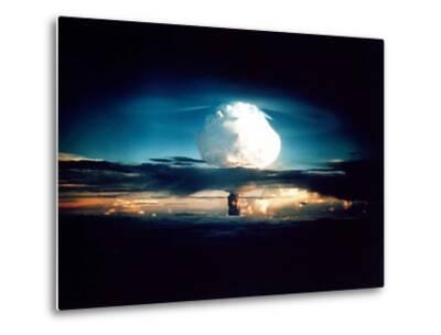 The Mike Shot, Was the First Successful Full-Scale Test Hydrogen Bomb ...