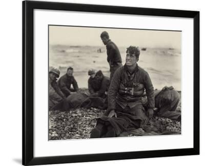 WW2 American Soldiers on Omaha Beach Recovering the Dead after the D ...