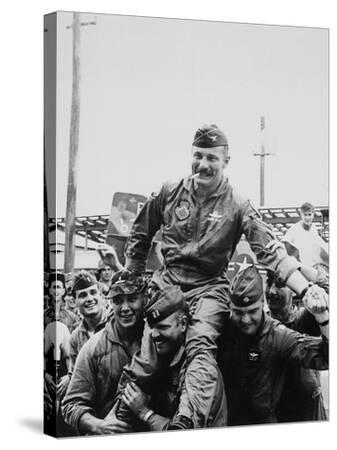 Colonel Robin Olds Celebrates His 100th Combat Mission, Vietnam, 1967 ...