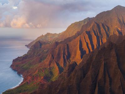 'The Fluted Cliffs of the Na Pali Coast at Sunset, Kauai, Hawaii ...