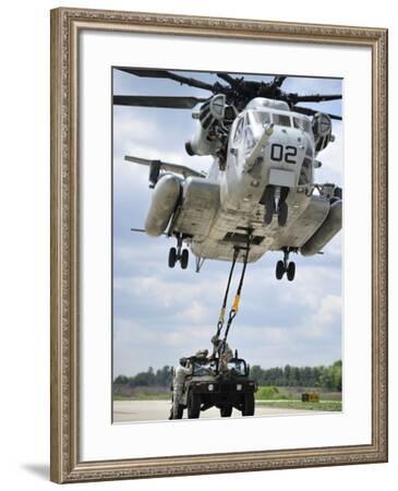 U.S. Marines Conduct a Sling Load Operation with a CH-53E Super ...