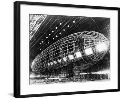 'World's Largest Dirigible Near Completion, Published 1930S' Giclee ...