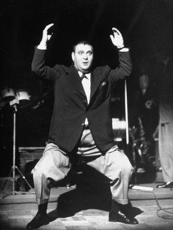 'Zero Mostel Performing His "Mother" Act' Photographic Print | Art.com